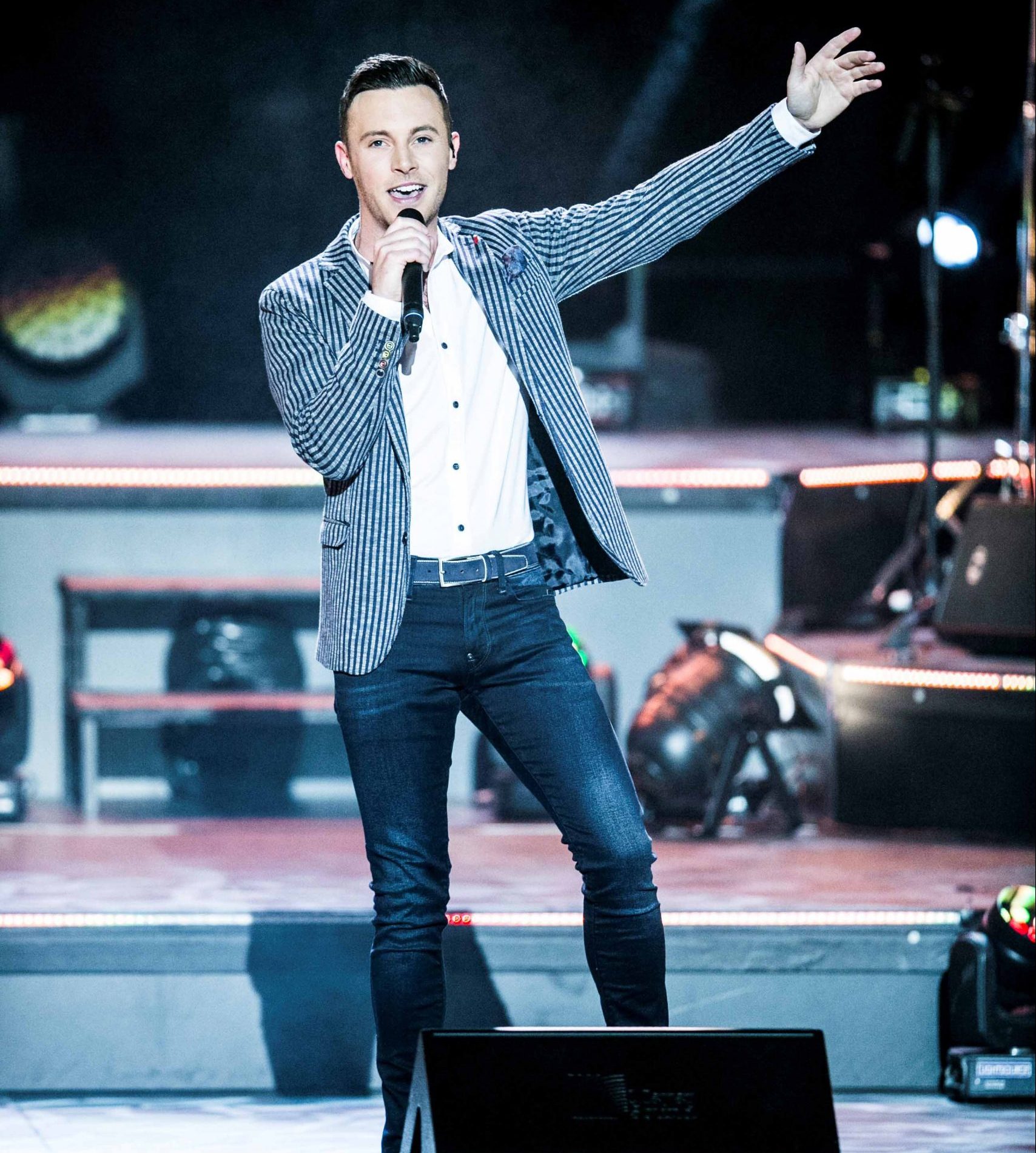 Nathan Carter to light up the links at Dubai Duty Free Irish Open Music ...