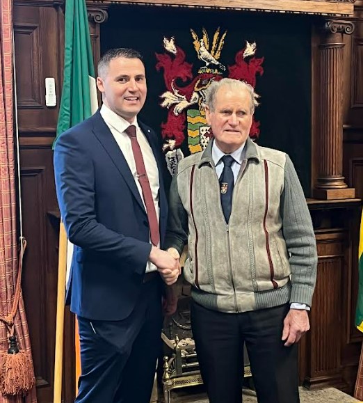 Cllr Pauric McGarvey officially co-opted onto DCC - Highland Radio ...