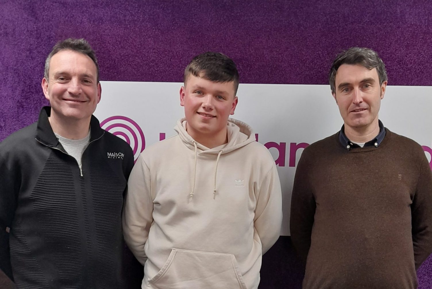 Ruaille Buaille le Joe ó Ceallaigh & Eoin Ó Fearraigh beo curtha i ...