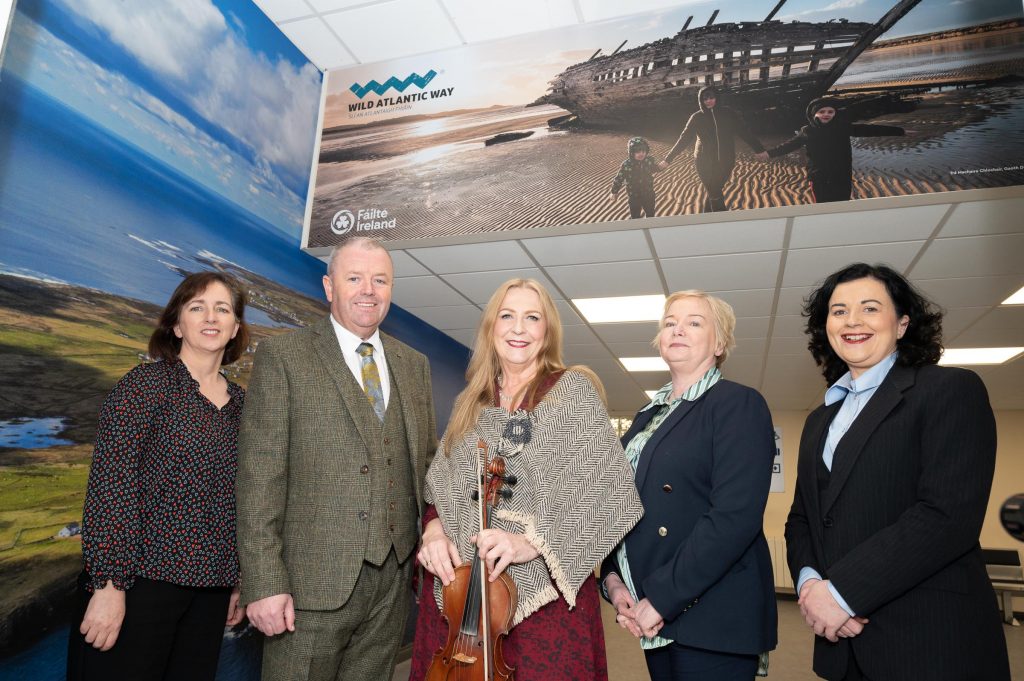 New signage showcasing county's tourist attractions unveiled at Donegal ...