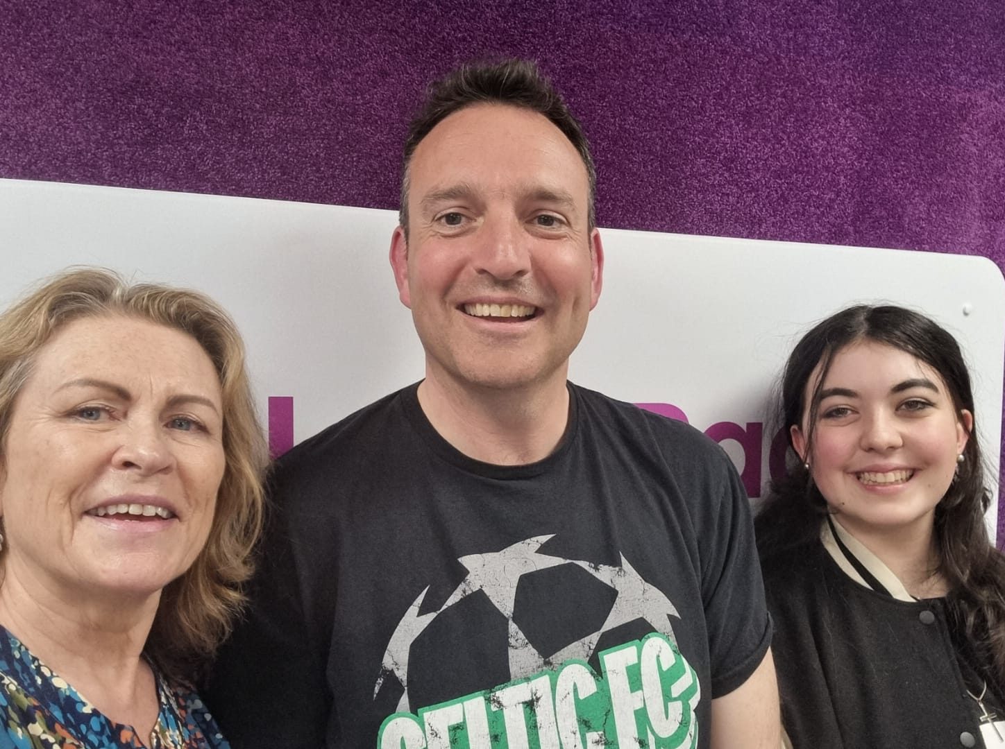 RuailleBuaille 10ú Bealtaine le hÁine Durkin & Ella Fitzgerald beo i ...