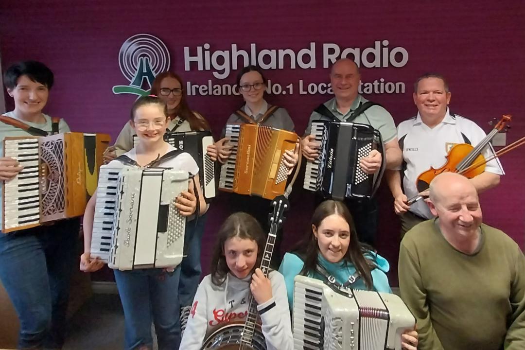 Ruaille Bualle 17ú Bealtaine le CRAIC & Póilín Ní Ghallchóir i ...