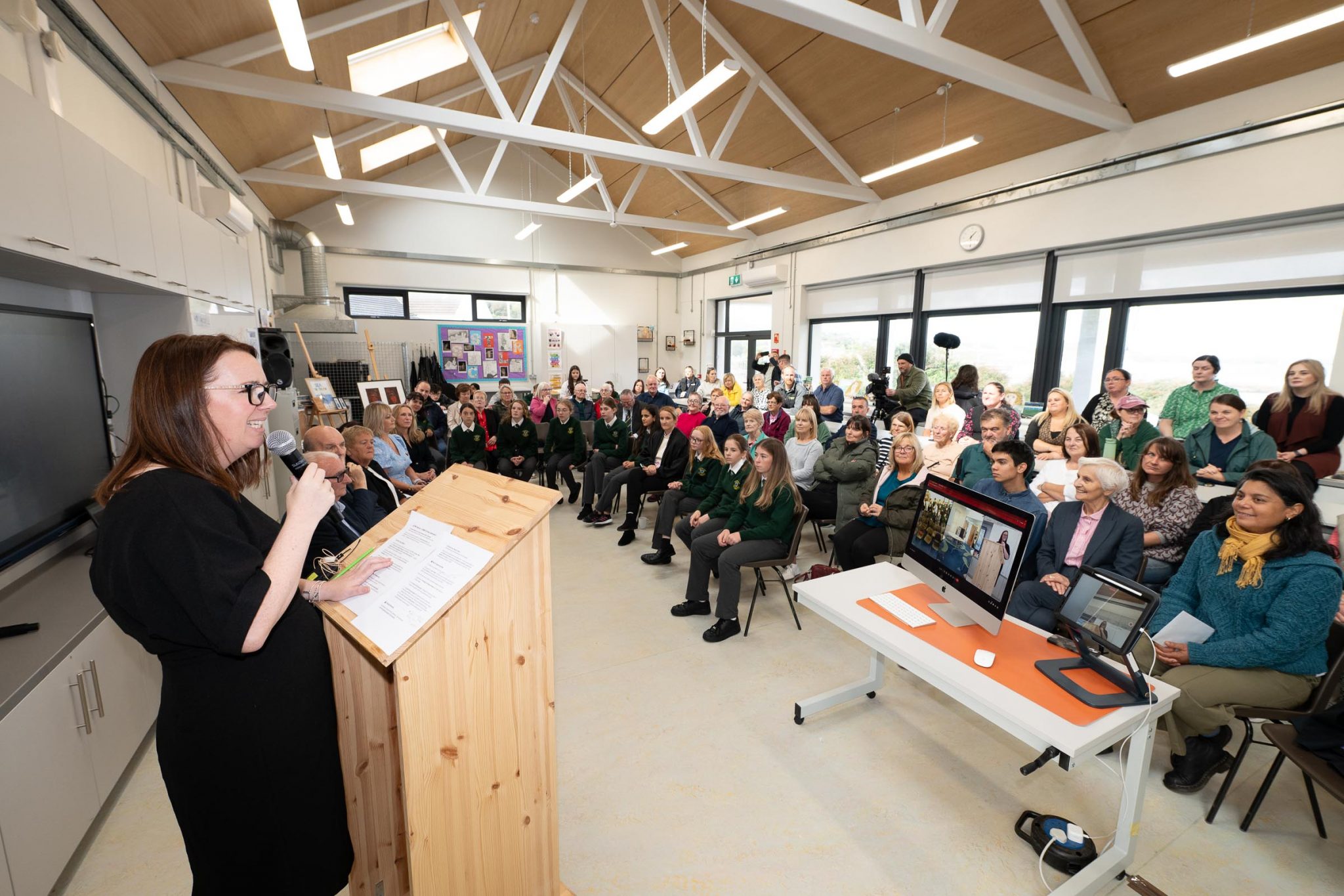 Gairmscoil Mhic Diarmada, Árainn Mhór Island celebrates 35th birthday ...